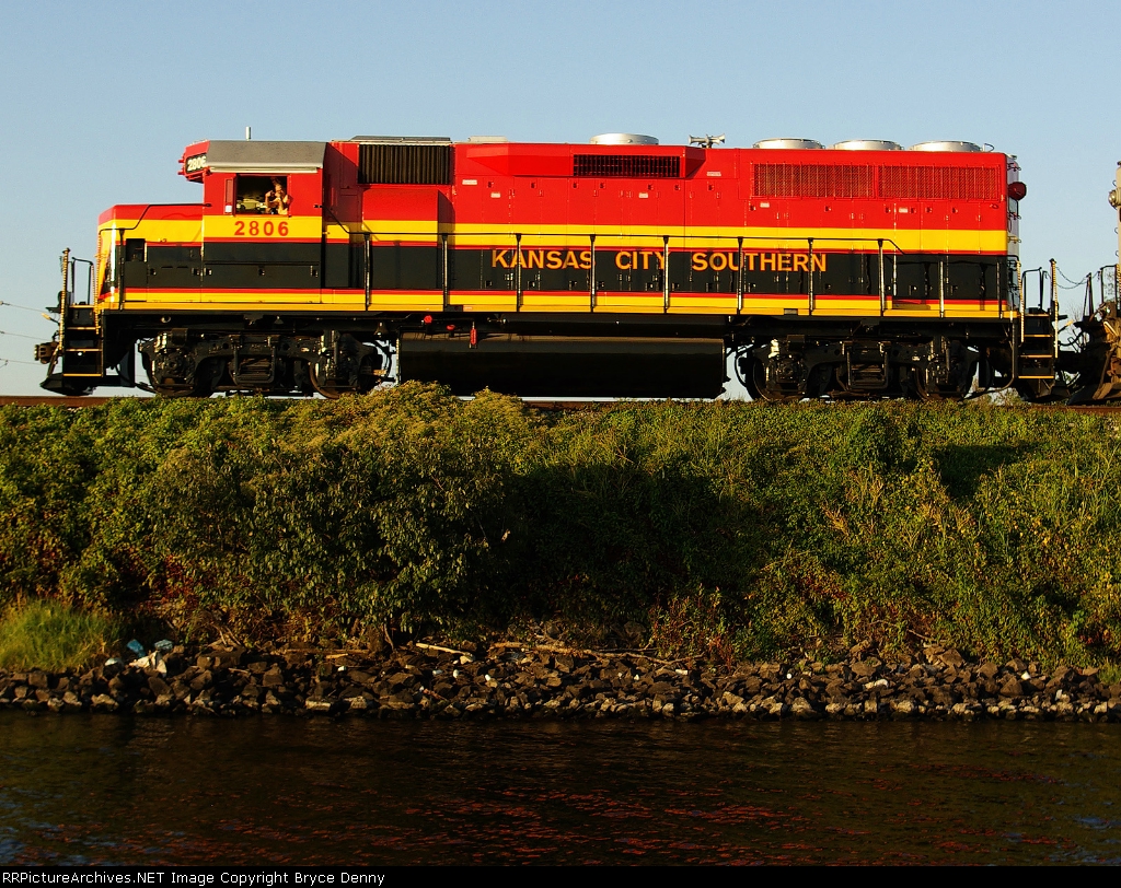 KCS 2806 along Cross Lake